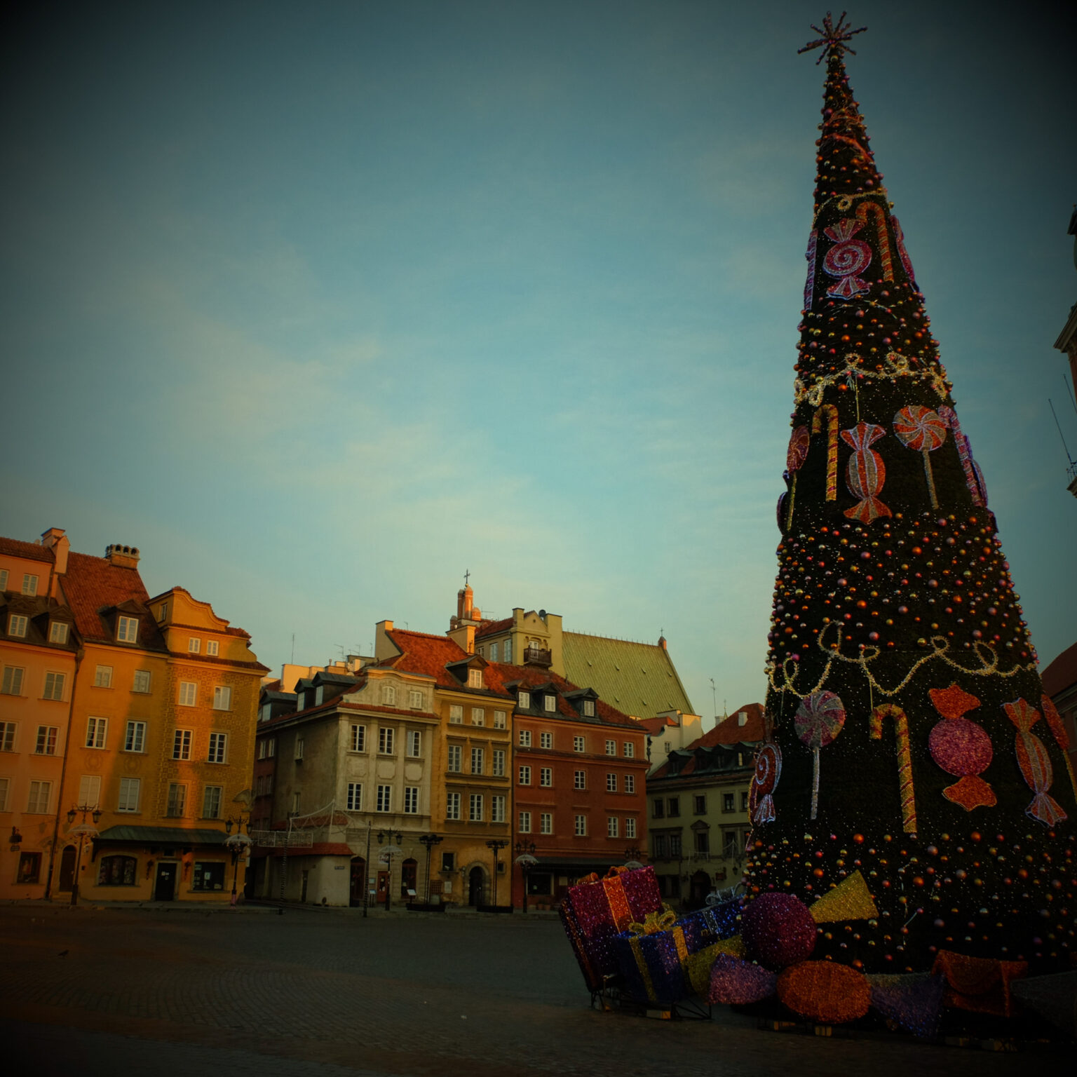 Warsaw at Christmas – FUJILOVE MAGAZINE