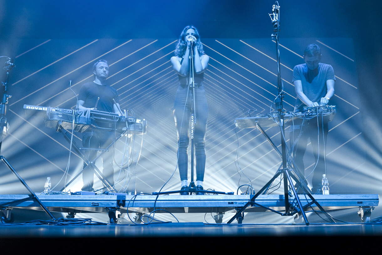 Can A Compact Camera Be A Concert Photographer’s Tool? – FUJILOVE MAGAZINE