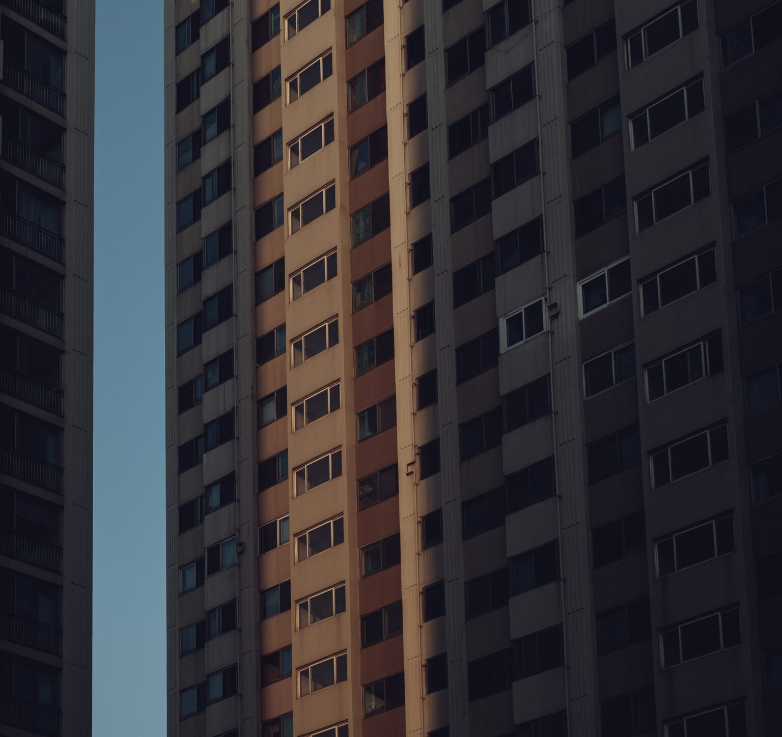 Minimal Approach To Street Photography – FUJILOVE MAGAZINE