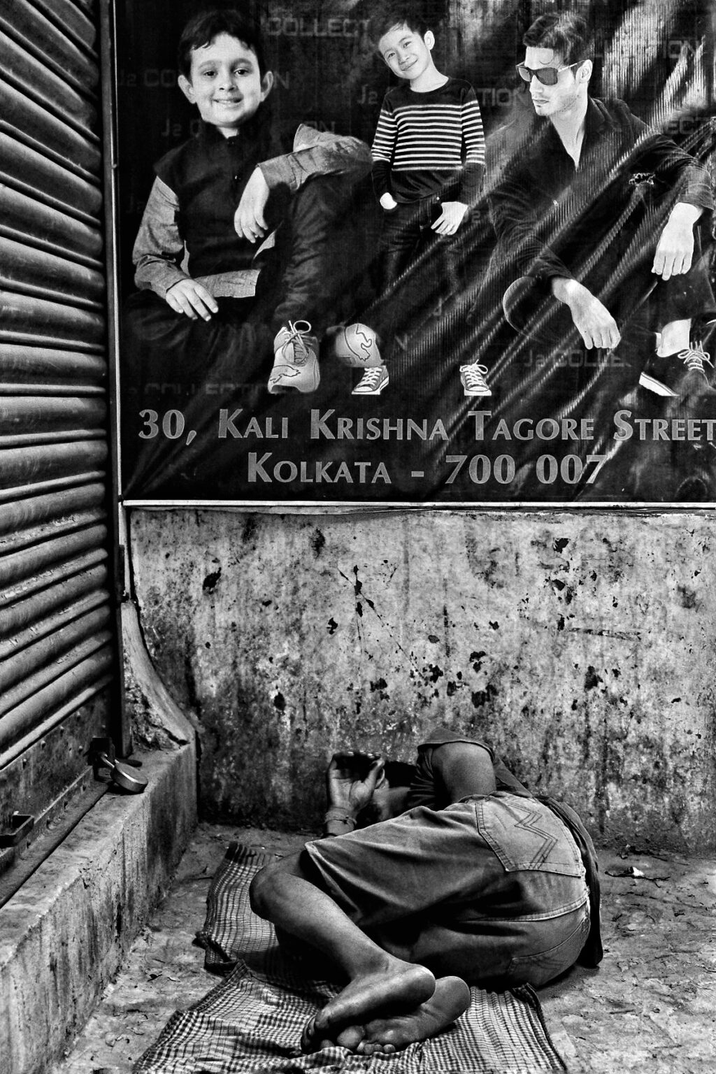 Using Juxtaposition in Street Photography – FUJILOVE MAGAZINE