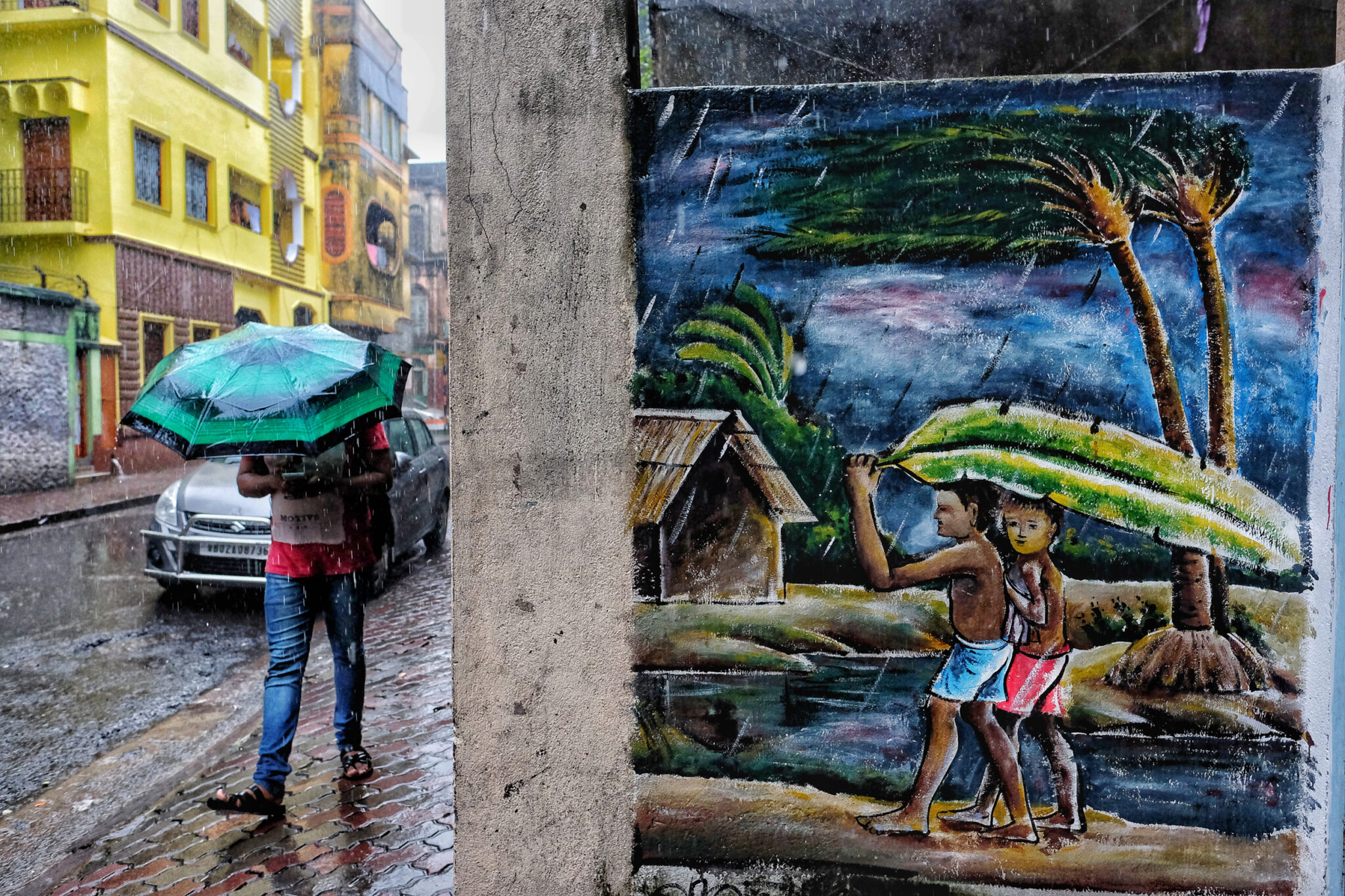 Using Juxtaposition in Street Photography – FUJILOVE MAGAZINE